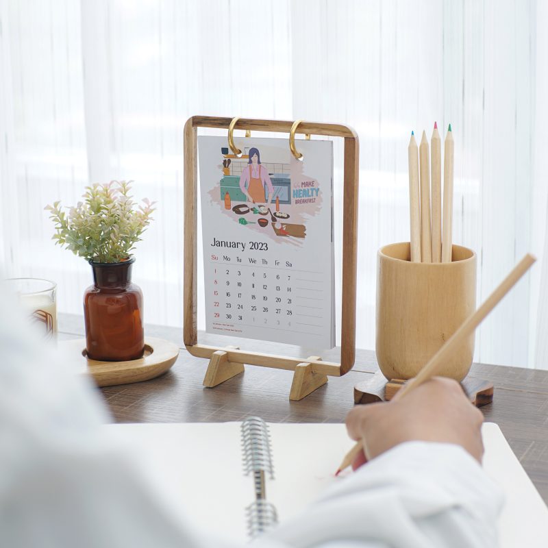 Alat Tulis Kantor | Kalender Meja Aesthetic 2023 Model Gantung - Dekayu