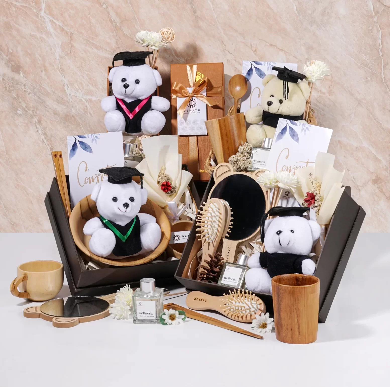 5 Kado Wisuda Yang Anti Mainstream Untuk Orang Tersayang - Dekayu