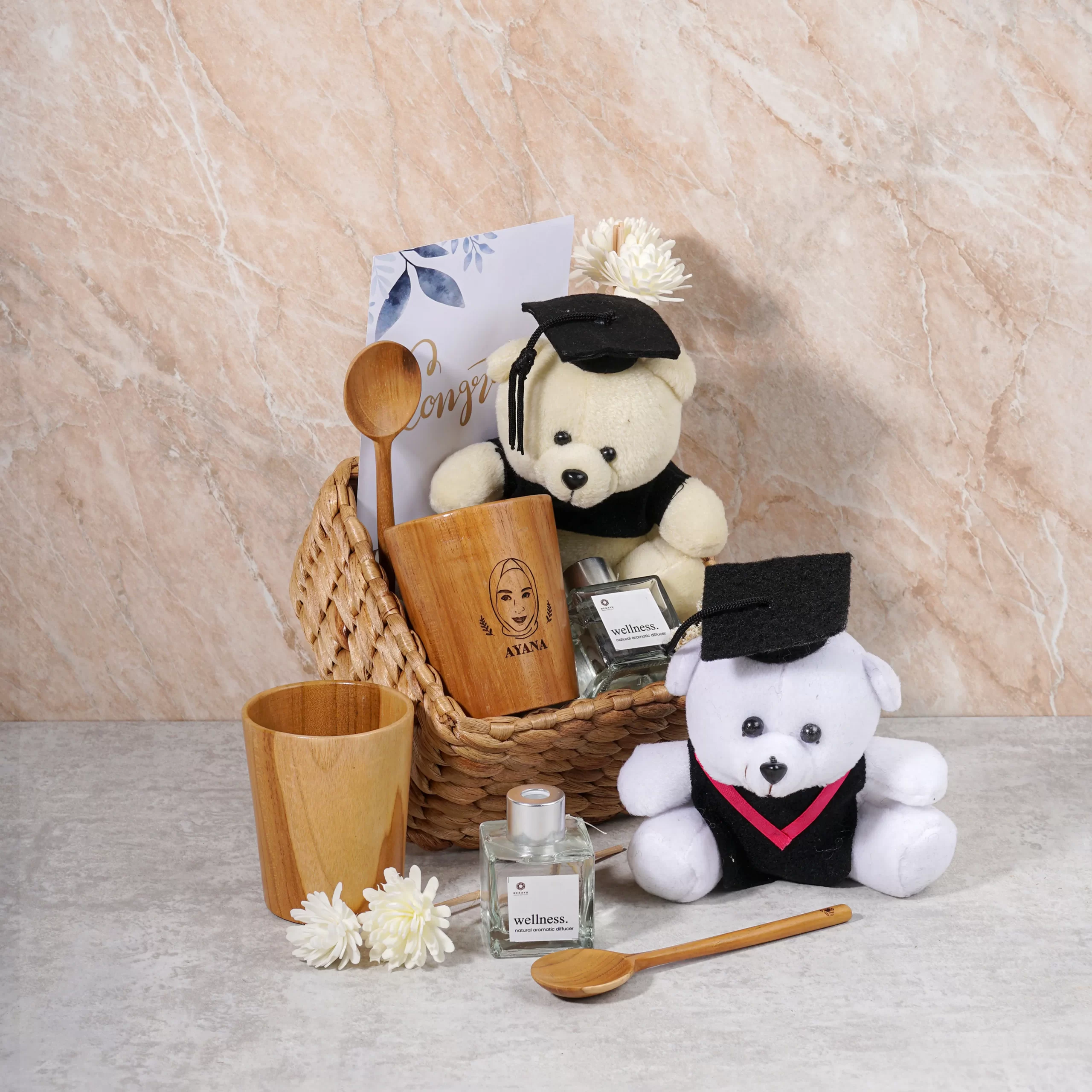 Hadiah untuk Wisuda: 4 Ide Unik yang Bikin Momen Spesial - Dekayu